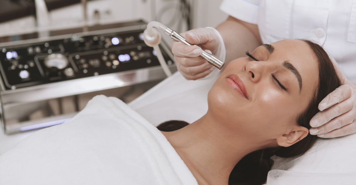 What is a Facial Therapist ? A Detailed Look into the Role and ...
